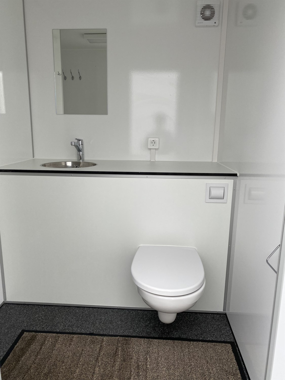 Bad Mobil med 1 komplet badeværelse