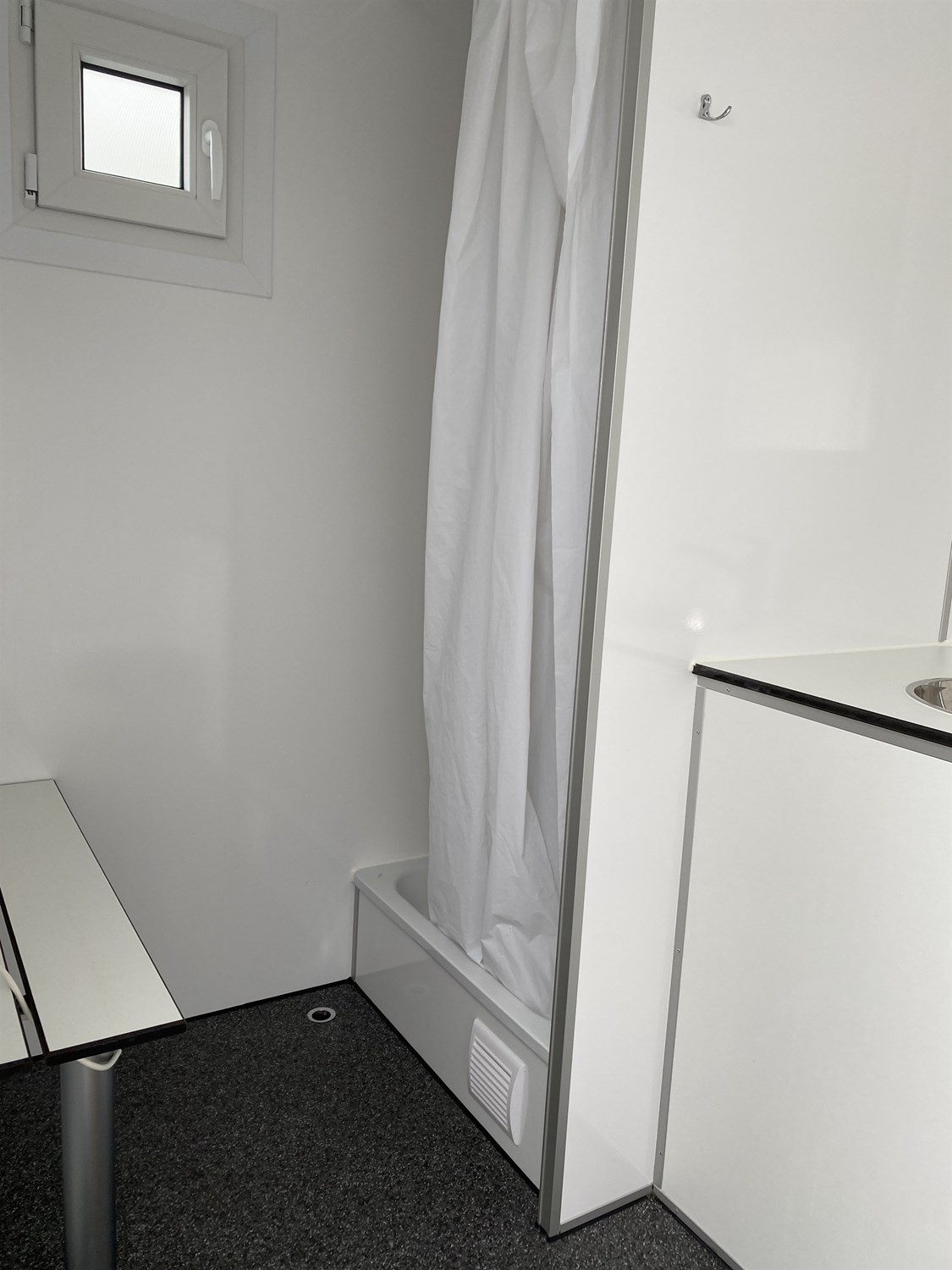 Bad Mobil med 1 komplet badeværelse